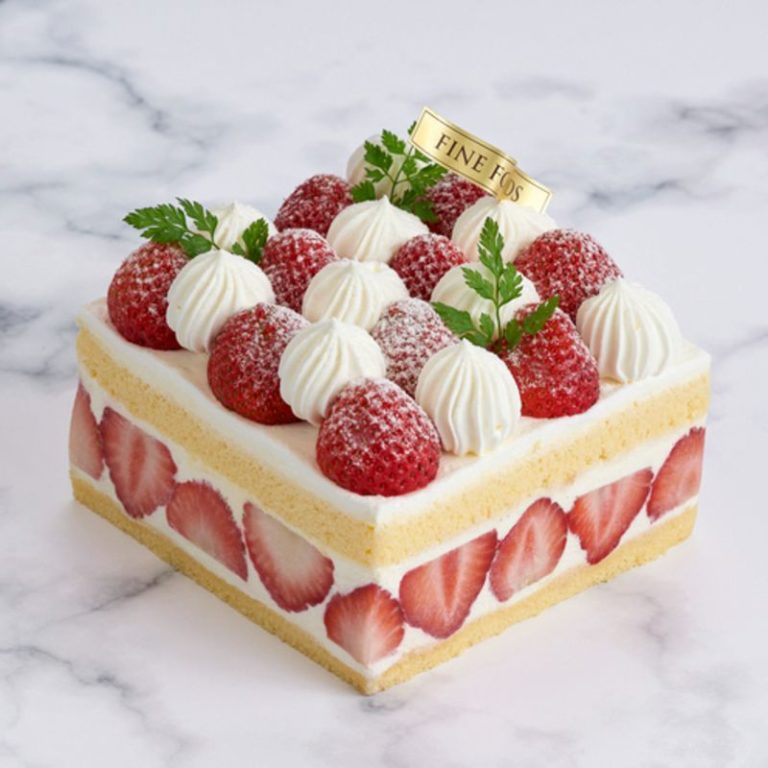 Strawberry Cream Cake (Square) - The Royal Garden e-shop